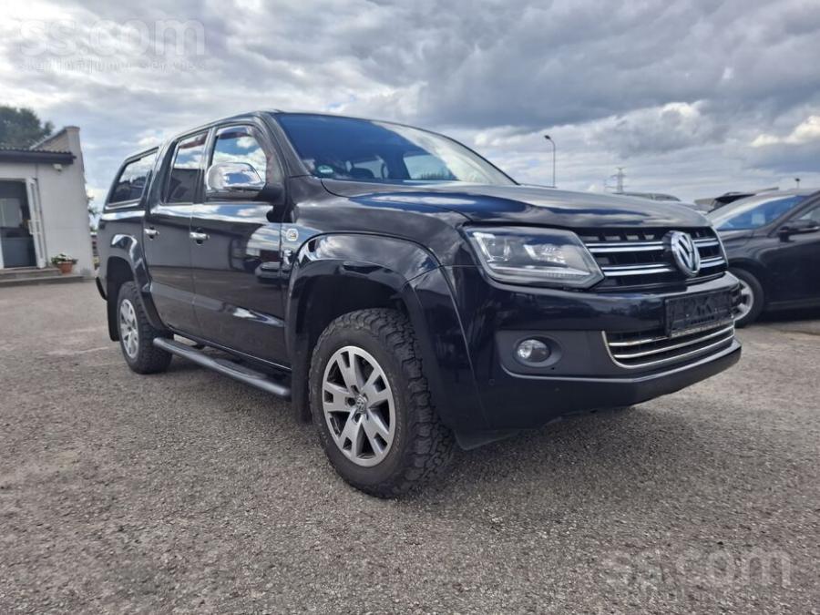 Black Volkswagen Amarok 2016 in Talsi, with an engine capacity of 2.00 L and mileage of 236 thousand km for 16800 €, photo 3 on AUTOMOTO.COM.LV