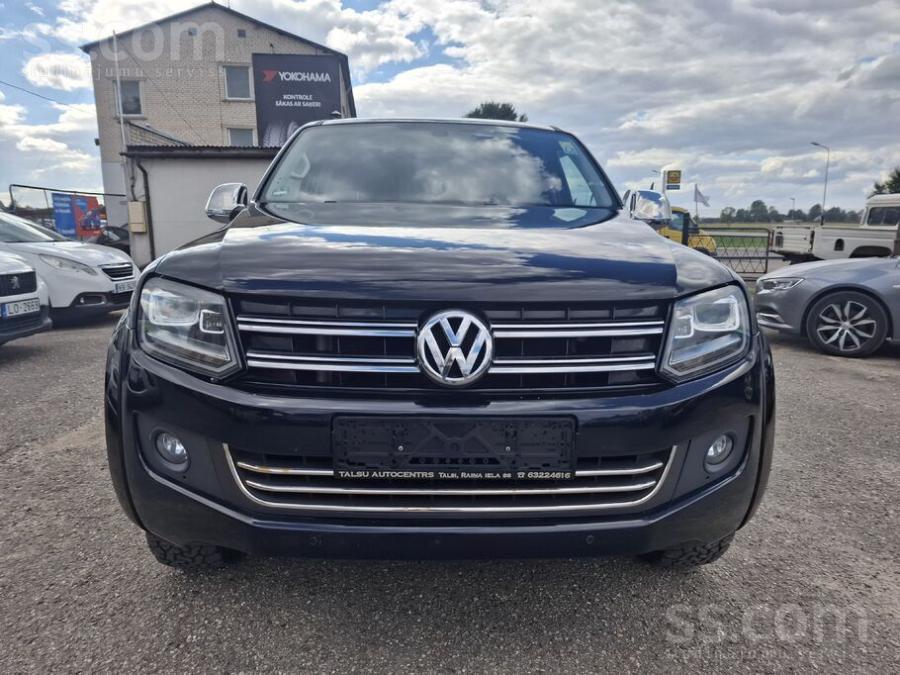 Black Volkswagen Amarok 2016 in Talsi, with an engine capacity of 2.00 L and mileage of 236 thousand km for 16800 €, photo 6 on AUTOMOTO.COM.LV