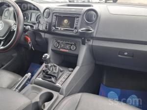 Black Volkswagen Amarok 2016 in Talsi, with an engine capacity of 2.00 L and mileage of 236 thousand km for 16800 €, photo 17 on AUTOMOTO.COM.LV