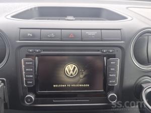 Black Volkswagen Amarok 2016 in Talsi, with an engine capacity of 2.00 L and mileage of 236 thousand km for 16800 €, photo 19 on AUTOMOTO.COM.LV