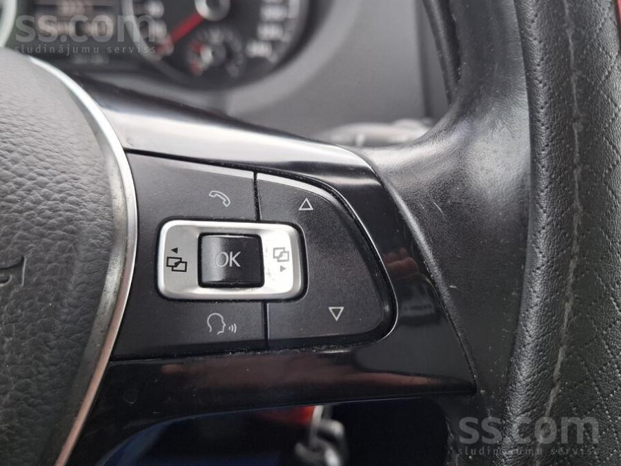Black Volkswagen Amarok 2016 in Talsi, with an engine capacity of 2.00 L and mileage of 236 thousand km for 16800 €, photo 22 on AUTOMOTO.COM.LV