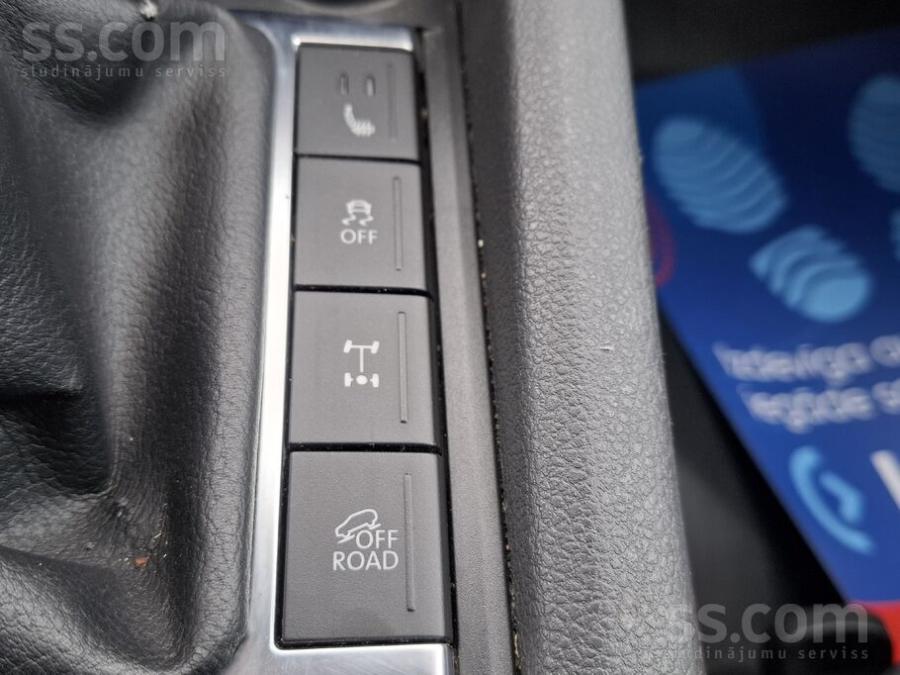 Black Volkswagen Amarok 2016 in Talsi, with an engine capacity of 2.00 L and mileage of 236 thousand km for 16800 €, photo 24 on AUTOMOTO.COM.LV