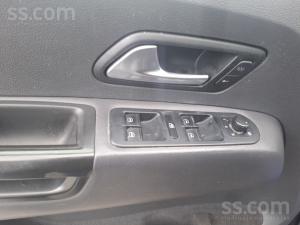 Black Volkswagen Amarok 2016 in Talsi, with an engine capacity of 2.00 L and mileage of 236 thousand km for 16800 €, photo 26 on AUTOMOTO.COM.LV