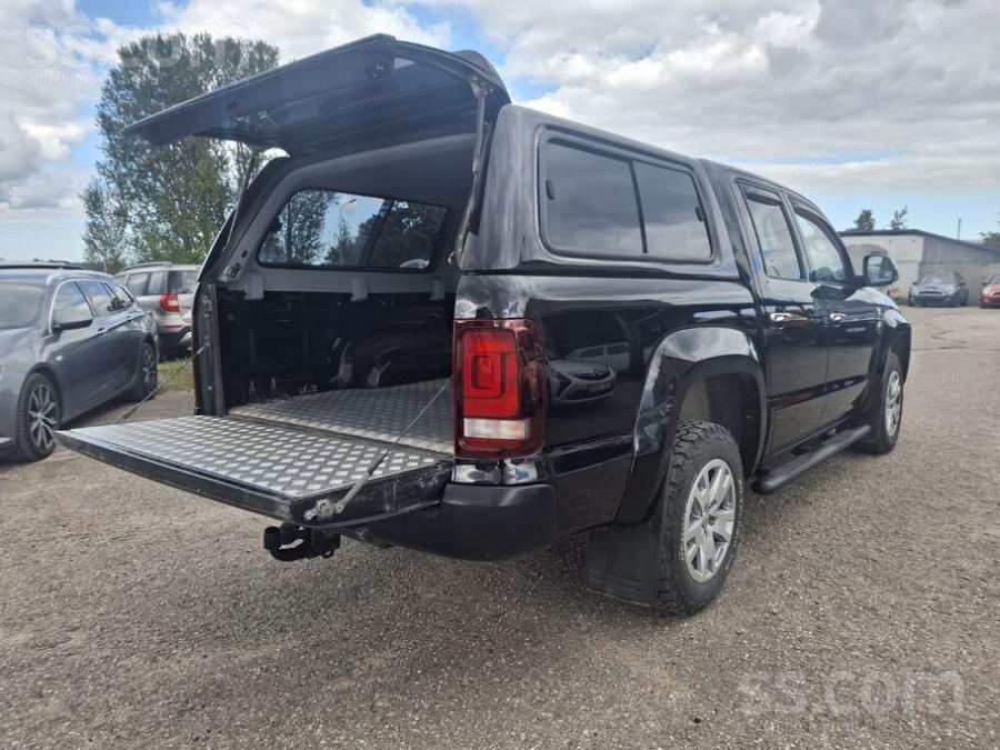 Black Volkswagen Amarok 2016 in Talsi, with an engine capacity of 2.00 L and mileage of 236 thousand km for 16800 €, photo 30 on AUTOMOTO.COM.LV