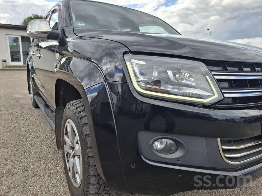 Black Volkswagen Amarok 2016 in Talsi, with an engine capacity of 2.00 L and mileage of 236 thousand km for 16800 €, photo 31 on AUTOMOTO.COM.LV