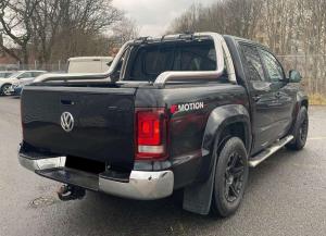 Black Volkswagen Amarok 2017 in Marijampole, with an engine capacity of 2.97 L and mileage of 354 thousand km for 15900 €, photo 2 on AUTOMOTO.COM.LV