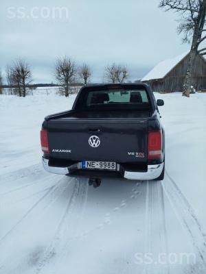 Melns Volkswagen Amarok 2017 Limbaži, ar dzinēja tilpumu 3.00 L un nobraukumu 312 tūkst. km par 15000 €, foto 2 vietnē AUTOMOTO.COM.LV