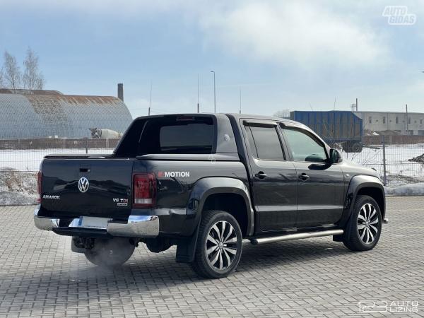 Black Volkswagen Amarok 2017 in Taurage, with an engine capacity of 3.00 L and mileage of 246 thousand km for 16900 €, photo 6 on AUTOMOTO.COM.LV