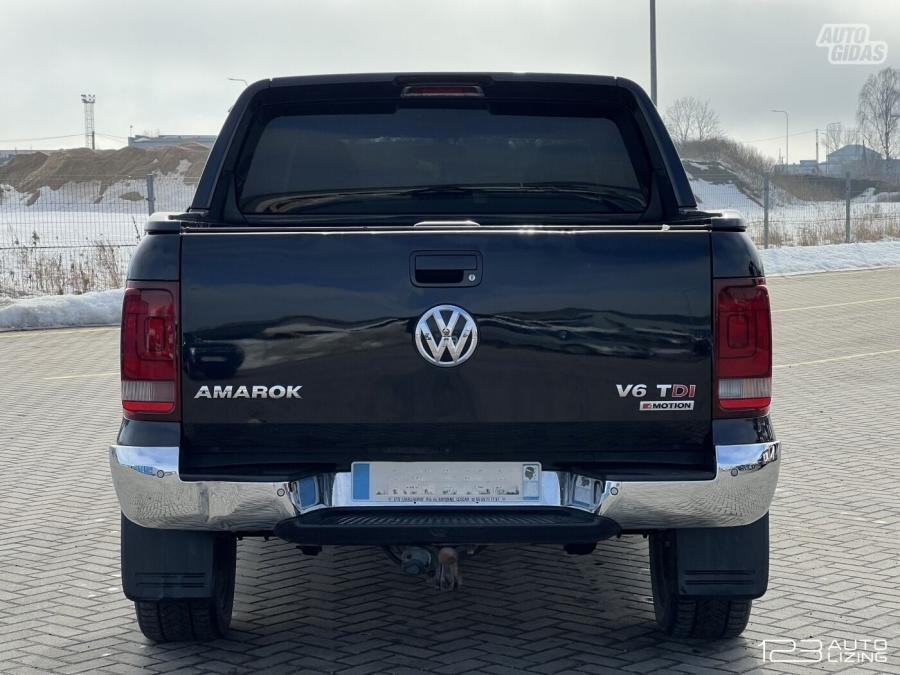 Melns Volkswagen Amarok 2017 Tauragė, ar dzinēja tilpumu 3.00 L un nobraukumu 246 tūkst. km par 16900 €, foto 8 vietnē AUTOMOTO.COM.LV