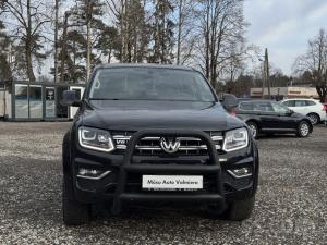 Black Volkswagen Amarok 2017 in Valmiera, with an engine capacity of 3.00 L and mileage of 290 thousand km for 22900 €, photo 3 on AUTOMOTO.COM.LV