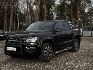 Black Volkswagen Amarok 2017 in Valmiera, with an engine capacity of 3.00 L and mileage of 290 thousand km for 22900 €, photo 4 on AUTOMOTO.COM.LV
