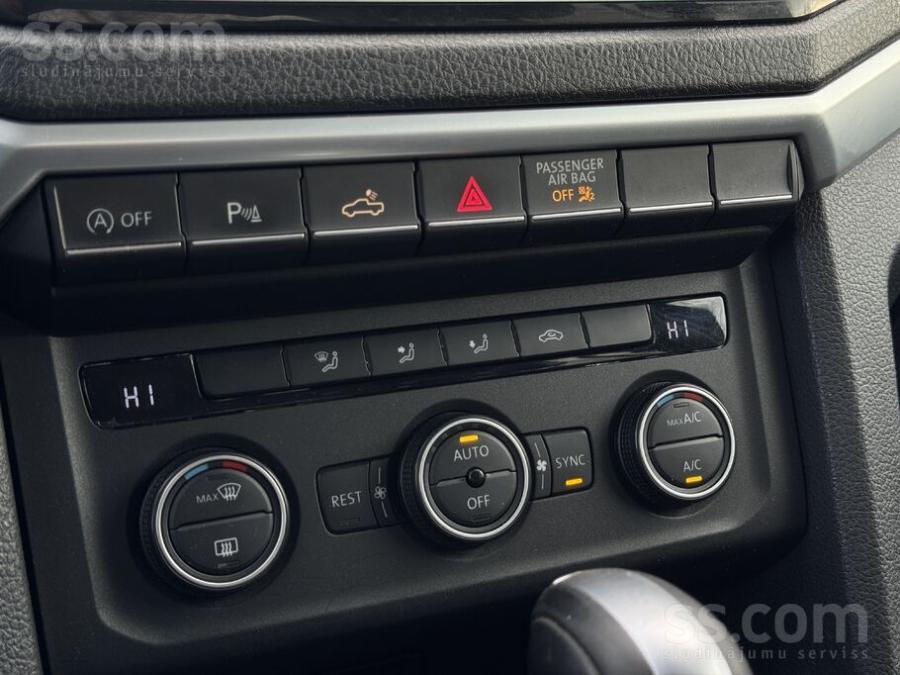 Black Volkswagen Amarok 2017 in Valmiera, with an engine capacity of 3.00 L and mileage of 290 thousand km for 22900 €, photo 14 on AUTOMOTO.COM.LV