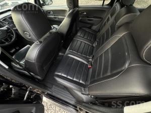 Black Volkswagen Amarok 2017 in Valmiera, with an engine capacity of 3.00 L and mileage of 290 thousand km for 22900 €, photo 18 on AUTOMOTO.COM.LV