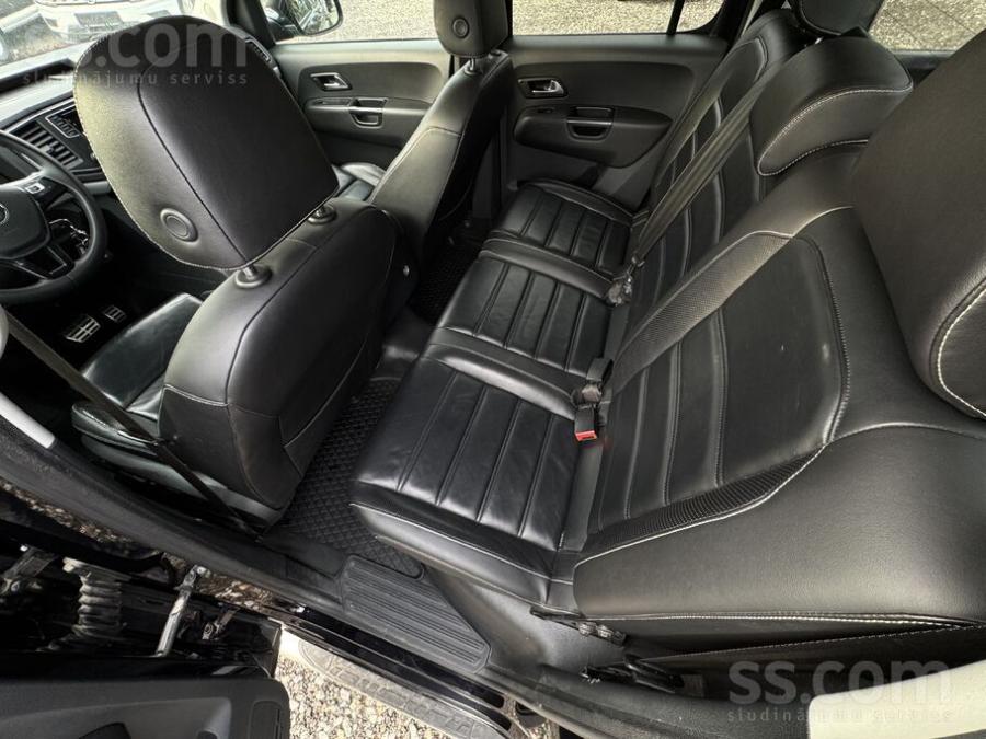 Black Volkswagen Amarok 2017 in Valmiera, with an engine capacity of 3.00 L and mileage of 290 thousand km for 22900 €, photo 18 on AUTOMOTO.COM.LV