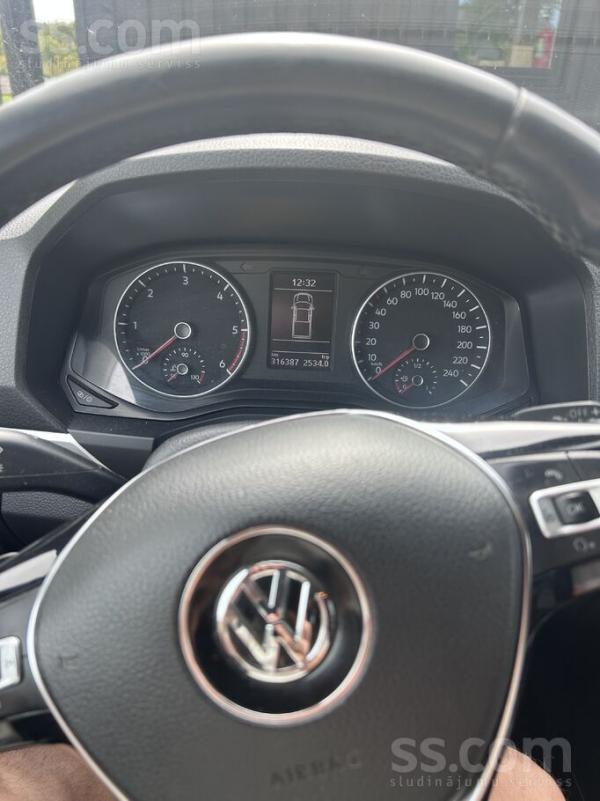 Melns Volkswagen Amarok 2017 Rīga, ar dzinēja tilpumu 3.00 L un nobraukumu 316 tūkst. km par 13100 €, foto 3 vietnē AUTOMOTO.COM.LV