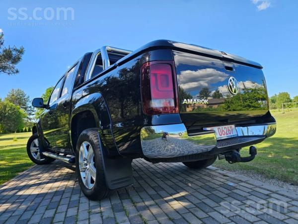Black Volkswagen Amarok 2018 in Riga, with an engine capacity of 3.00 L and mileage of 240 thousand km for 20777 €, photo 6 on AUTOMOTO.COM.LV