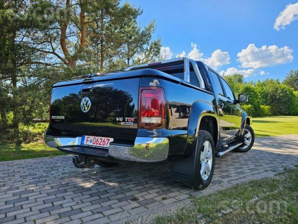 Black Volkswagen Amarok 2018 in Riga, with an engine capacity of 3.00 L and mileage of 240 thousand km for 20777 €, photo 9 on AUTOMOTO.COM.LV