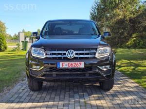 Black Volkswagen Amarok 2018 in Riga, with an engine capacity of 3.00 L and mileage of 240 thousand km for 20777 €, photo 14 on AUTOMOTO.COM.LV