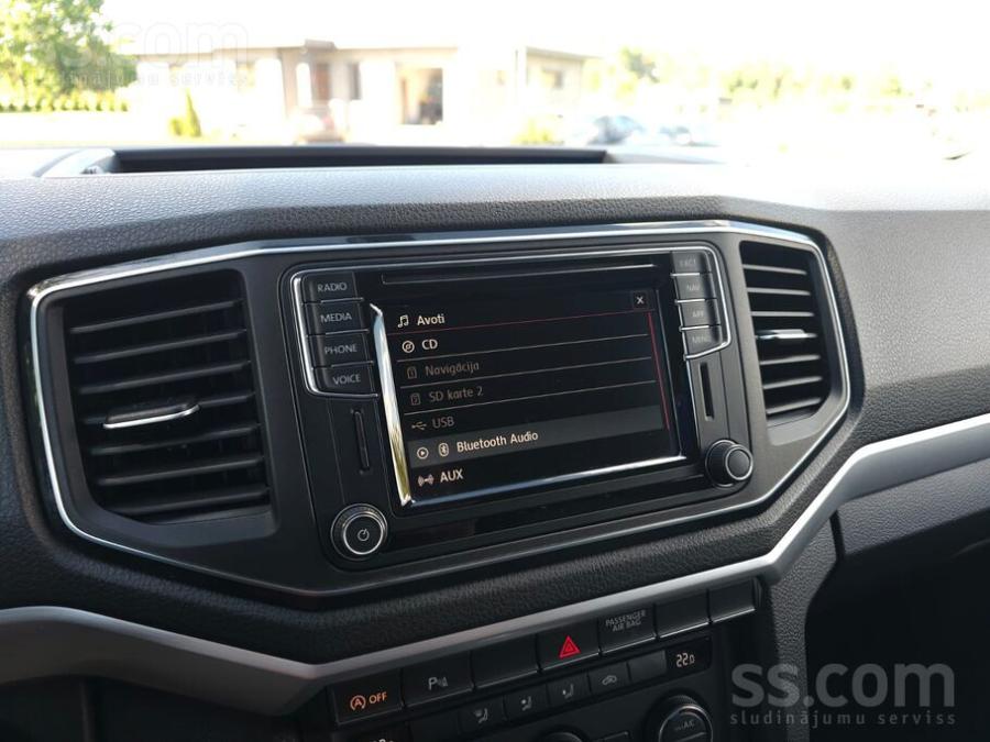 Black Volkswagen Amarok 2018 in Riga, with an engine capacity of 3.00 L and mileage of 240 thousand km for 20777 €, photo 36 on AUTOMOTO.COM.LV