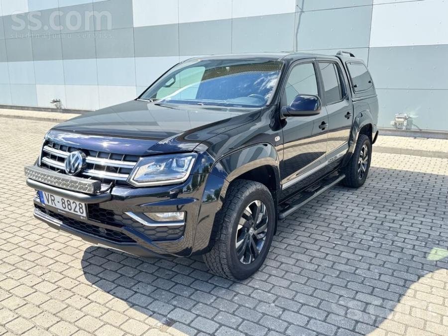Black Volkswagen Amarok 2019 in Jelgava, with an engine capacity of 3.00 L and mileage of 262 thousand km for 26500 €, photo 4 on AUTOMOTO.COM.LV