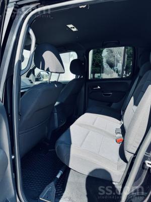 Black Volkswagen Amarok 2019 in Jelgava, with an engine capacity of 3.00 L and mileage of 262 thousand km for 26500 €, photo 8 on AUTOMOTO.COM.LV