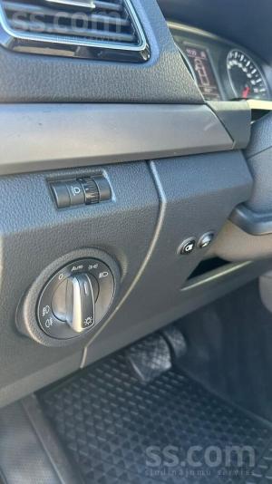 Black Volkswagen Amarok 2019 in Jelgava, with an engine capacity of 3.00 L and mileage of 262 thousand km for 26500 €, photo 12 on AUTOMOTO.COM.LV