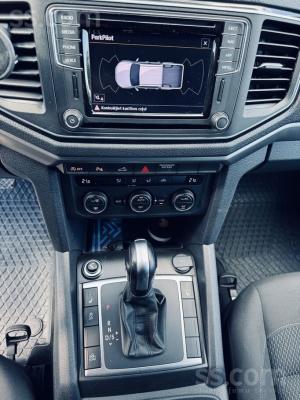 Black Volkswagen Amarok 2019 in Jelgava, with an engine capacity of 3.00 L and mileage of 262 thousand km for 26500 €, photo 13 on AUTOMOTO.COM.LV