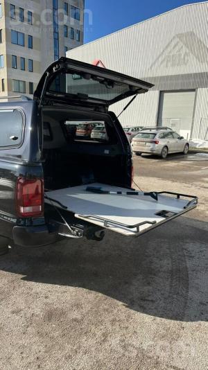 Black Volkswagen Amarok 2019 in Jelgava, with an engine capacity of 3.00 L and mileage of 262 thousand km for 26500 €, photo 15 on AUTOMOTO.COM.LV