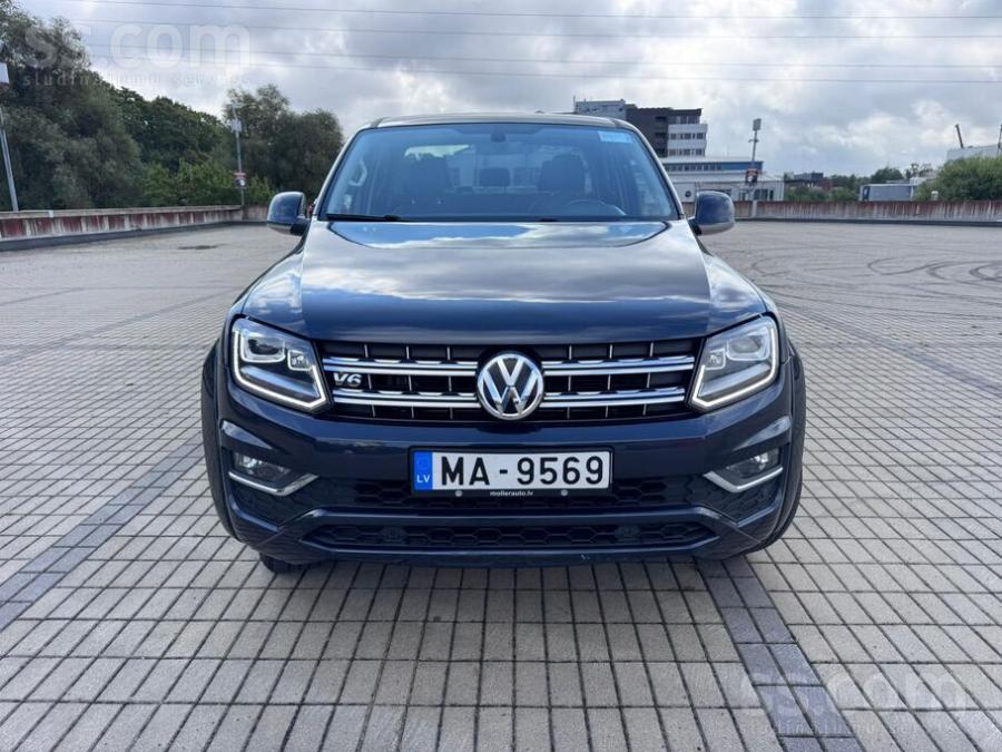 Black Volkswagen Amarok 2019 in Riga, with an engine capacity of 3.00 L and mileage of 151 thousand km for 19900 €, photo 3 on AUTOMOTO.COM.LV