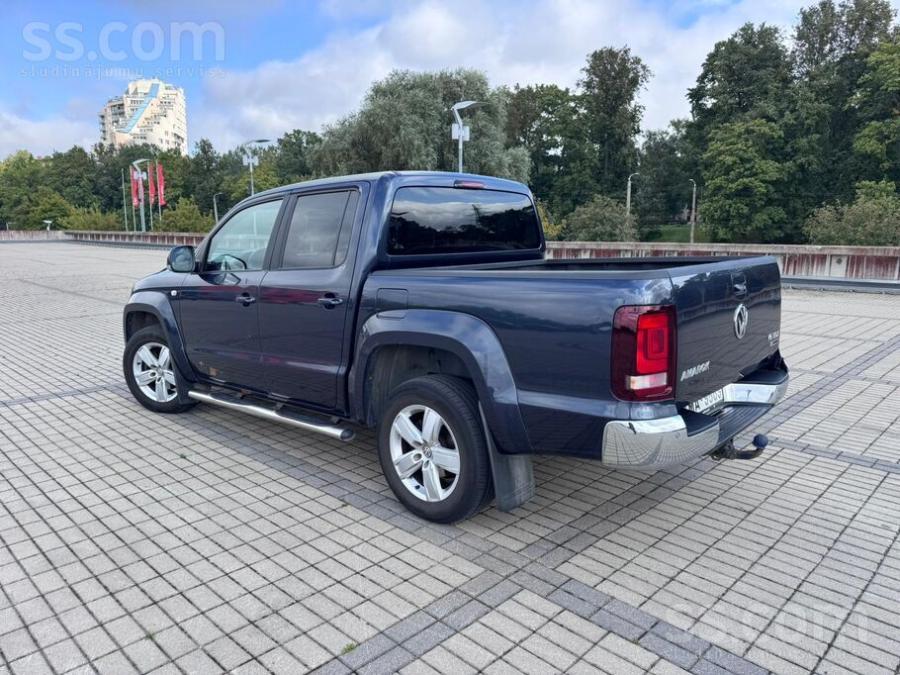 Black Volkswagen Amarok 2019 in Riga, with an engine capacity of 3.00 L and mileage of 151 thousand km for 19900 €, photo 8 on AUTOMOTO.COM.LV