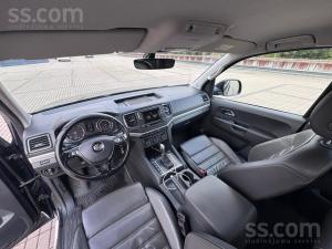 Black Volkswagen Amarok 2019 in Riga, with an engine capacity of 3.00 L and mileage of 151 thousand km for 19900 €, photo 11 on AUTOMOTO.COM.LV