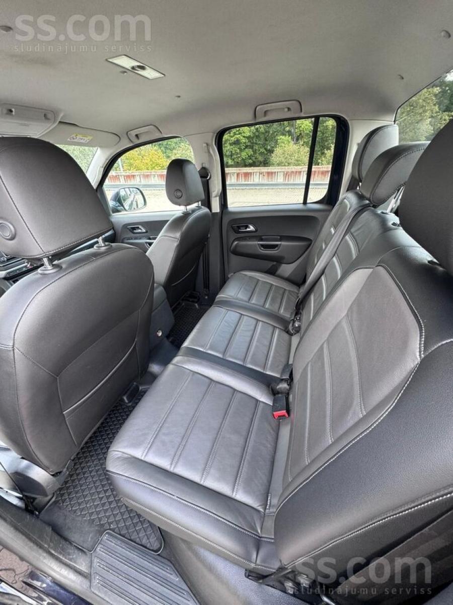 Black Volkswagen Amarok 2019 in Riga, with an engine capacity of 3.00 L and mileage of 151 thousand km for 19900 €, photo 12 on AUTOMOTO.COM.LV