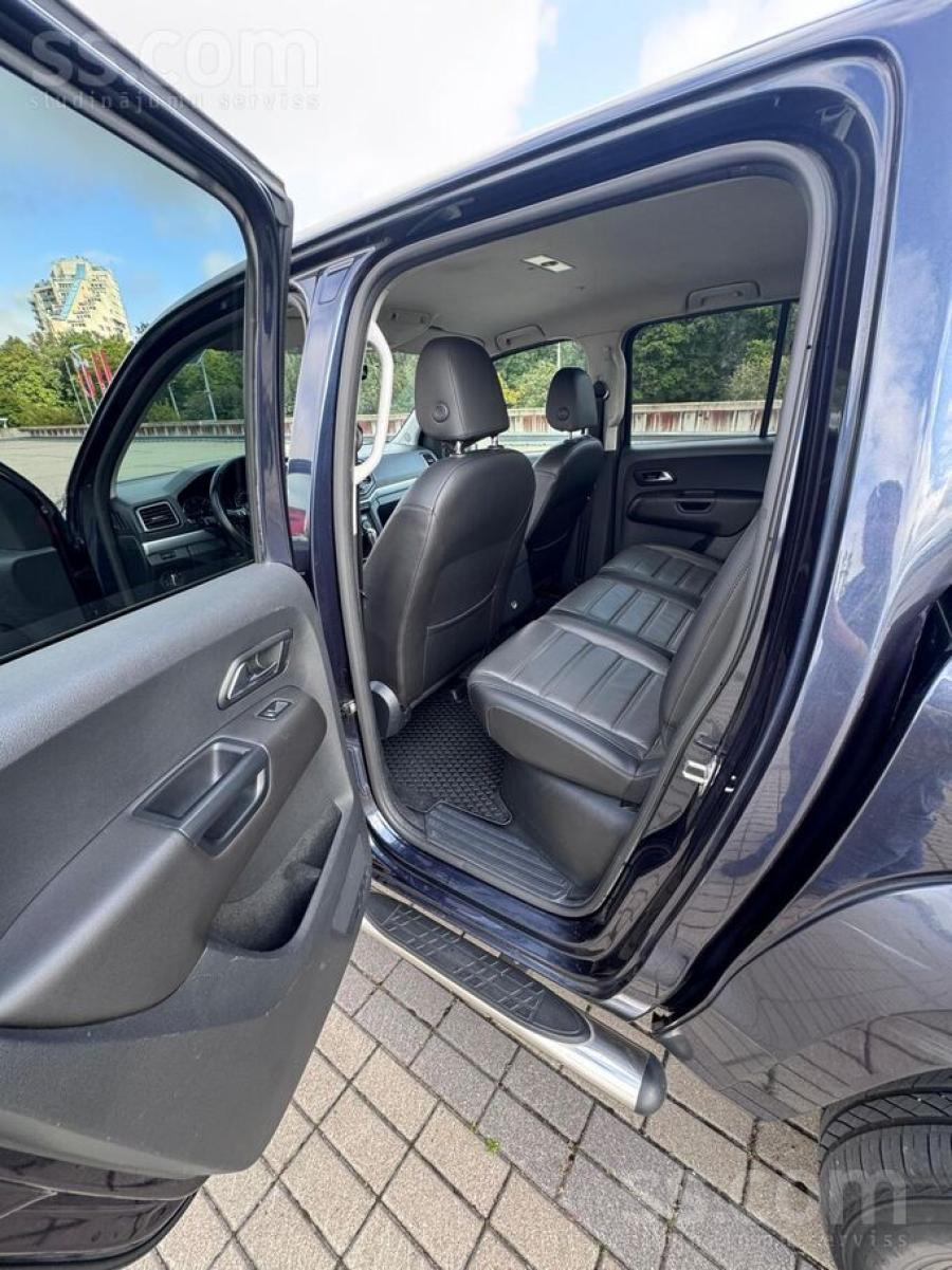 Black Volkswagen Amarok 2019 in Riga, with an engine capacity of 3.00 L and mileage of 151 thousand km for 19900 €, photo 13 on AUTOMOTO.COM.LV