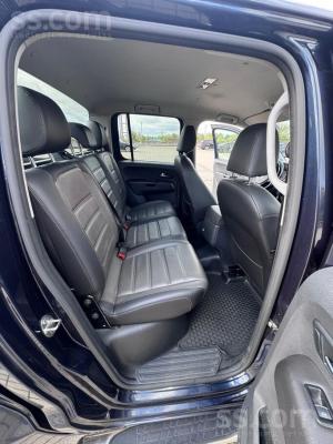 Black Volkswagen Amarok 2019 in Riga, with an engine capacity of 3.00 L and mileage of 151 thousand km for 19900 €, photo 14 on AUTOMOTO.COM.LV