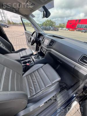 Black Volkswagen Amarok 2019 in Riga, with an engine capacity of 3.00 L and mileage of 151 thousand km for 19900 €, photo 17 on AUTOMOTO.COM.LV