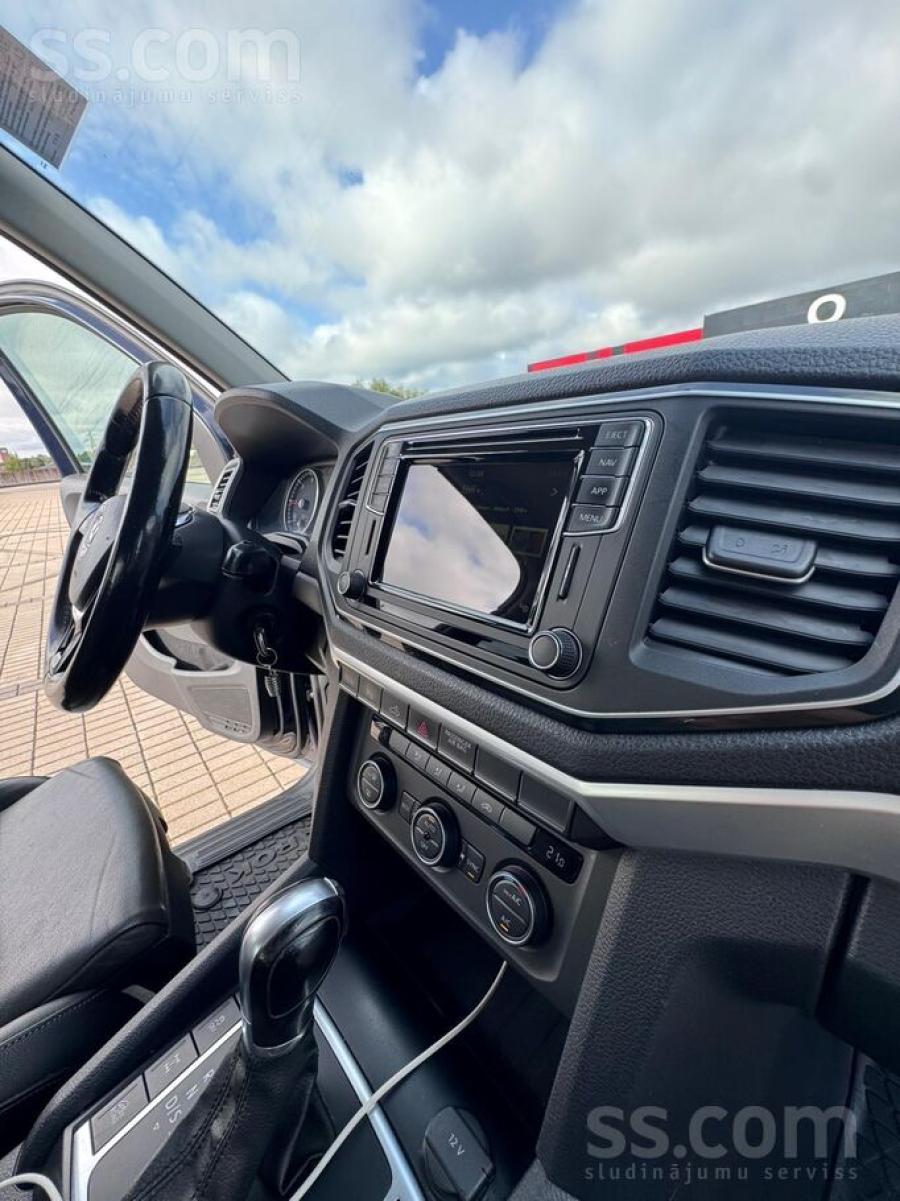 Black Volkswagen Amarok 2019 in Riga, with an engine capacity of 3.00 L and mileage of 151 thousand km for 19900 €, photo 19 on AUTOMOTO.COM.LV