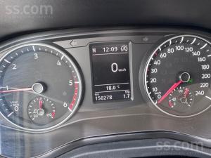 Black Volkswagen Amarok 2019 in Riga, with an engine capacity of 3.00 L and mileage of 151 thousand km for 19900 €, photo 21 on AUTOMOTO.COM.LV