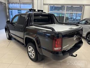 Black Volkswagen Amarok 2020 in Riga, with an engine capacity of 3.00 L and mileage of 58 thousand km for 24900 €, photo 4 on AUTOMOTO.COM.LV
