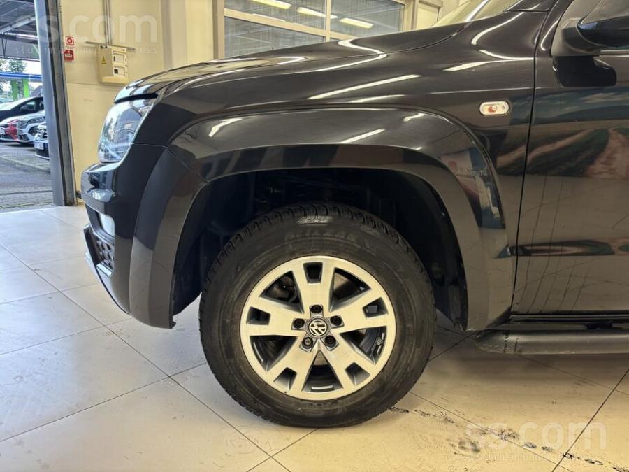 Black Volkswagen Amarok 2020 in Riga, with an engine capacity of 3.00 L and mileage of 58 thousand km for 24900 €, photo 6 on AUTOMOTO.COM.LV