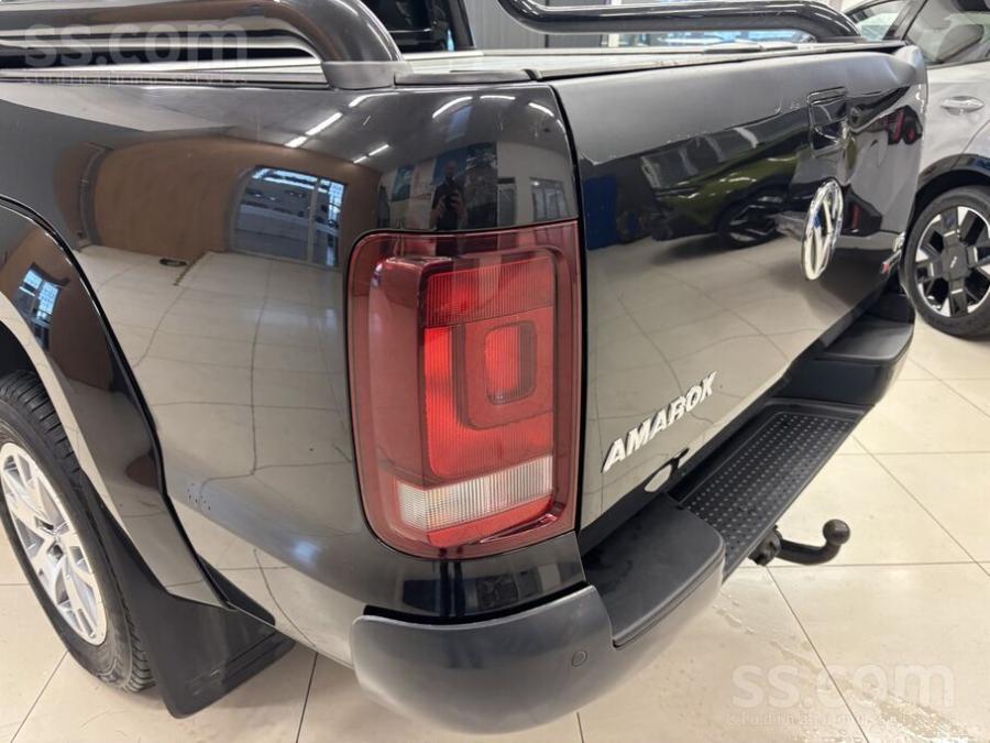 Black Volkswagen Amarok 2020 in Riga, with an engine capacity of 3.00 L and mileage of 58 thousand km for 24900 €, photo 8 on AUTOMOTO.COM.LV