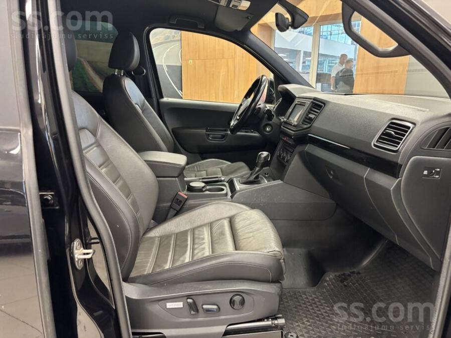 Black Volkswagen Amarok 2020 in Riga, with an engine capacity of 3.00 L and mileage of 58 thousand km for 24900 €, photo 13 on AUTOMOTO.COM.LV