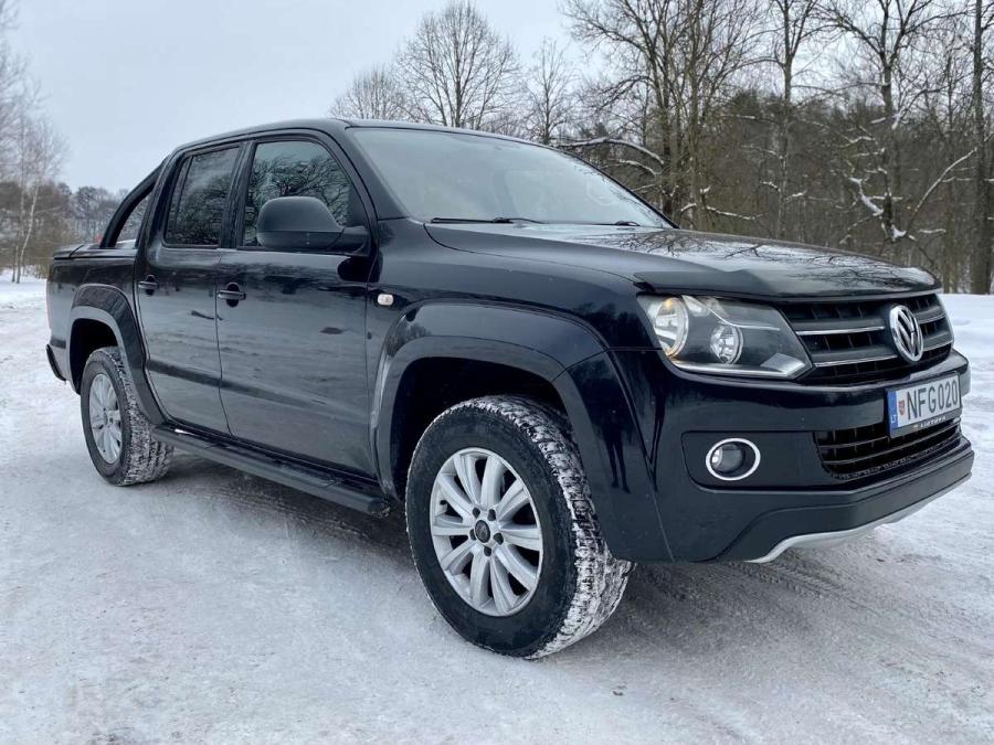 Black Volkswagen Amarok 2021 in Vilnius, with an engine capacity of 1.97 L and mileage of 365 thousand km for 11500 €, photo 7 on AUTOMOTO.COM.LV