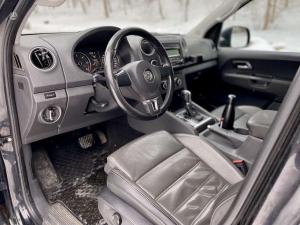 Black Volkswagen Amarok 2021 in Vilnius, with an engine capacity of 1.97 L and mileage of 365 thousand km for 11500 €, photo 12 on AUTOMOTO.COM.LV