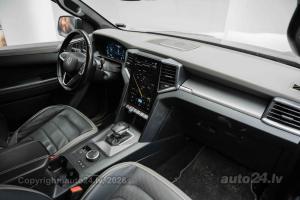 Black Volkswagen Amarok 2024 in Tallinn, with an engine capacity of 3.00 L and mileage of 38 thousand km for 56000 €, photo 9 on AUTOMOTO.COM.LV