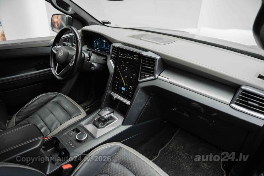 Black Volkswagen Amarok 2024 in Tallinn, with an engine capacity of 3.00 L and mileage of 38 thousand km for 56000 €, photo 9 on AUTOMOTO.COM.LV