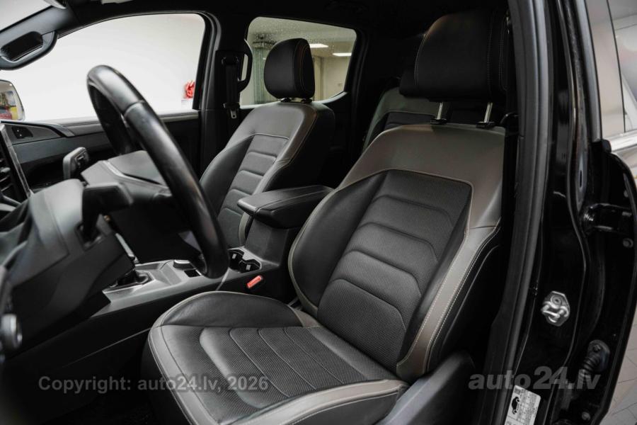Black Volkswagen Amarok 2024 in Tallinn, with an engine capacity of 3.00 L and mileage of 38 thousand km for 56000 €, photo 13 on AUTOMOTO.COM.LV