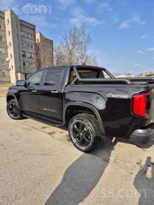 Black Volkswagen Amarok 2024 in Rezekne, with an engine capacity of 3.00 L and mileage of 72 thousand km for 47500 €, photo 4 on AUTOMOTO.COM.LV