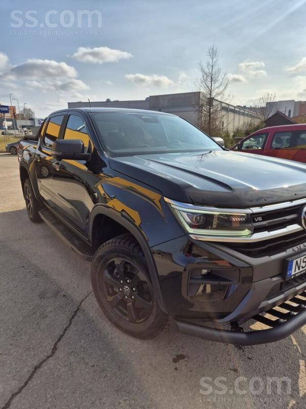 Volkswagen Amarok 2024 Rēzekne vietnē Melns Volkswagen Amarok 2024 Rēzekne, ar dzinēja tilpumu 3.00 L un nobraukumu 78 tūkst. km par 46500 €, foto 7 vietnē AUTOMOTO.COM.LV