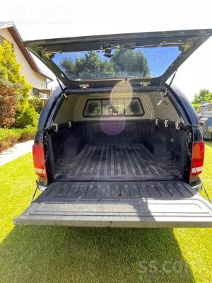 Blue Volkswagen Amarok 2014 in Riga, with an engine capacity of 2.00 L and mileage of 439 thousand km for 3630 €, photo 8 on AUTOMOTO.COM.LV