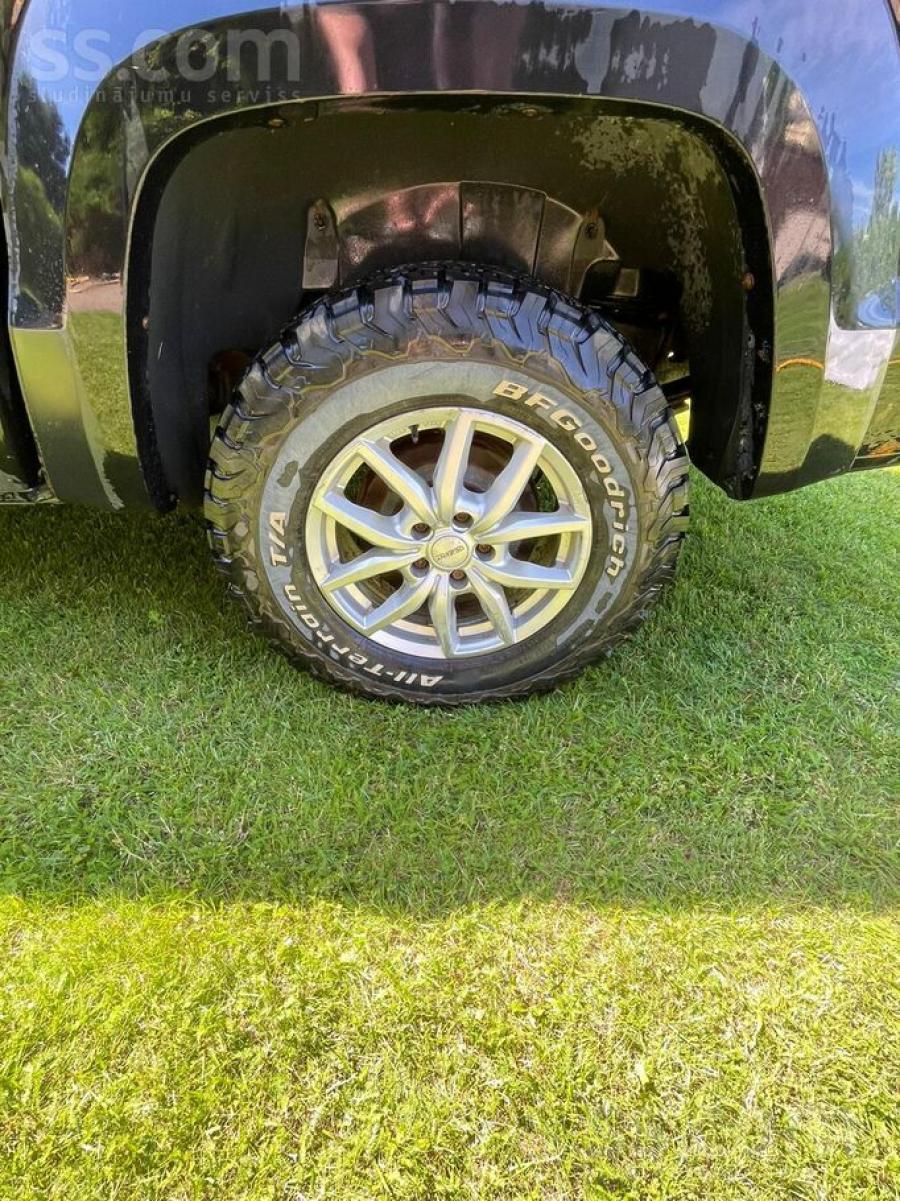 Blue Volkswagen Amarok 2014 in Riga, with an engine capacity of 2.00 L and mileage of 439 thousand km for 3630 €, photo 21 on AUTOMOTO.COM.LV